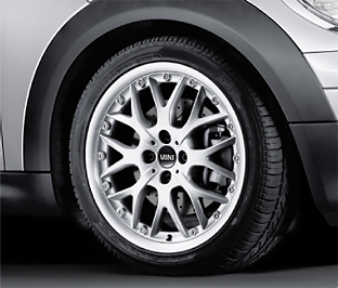 Light alloy wheel Cross-spoke composite R90 in Silver